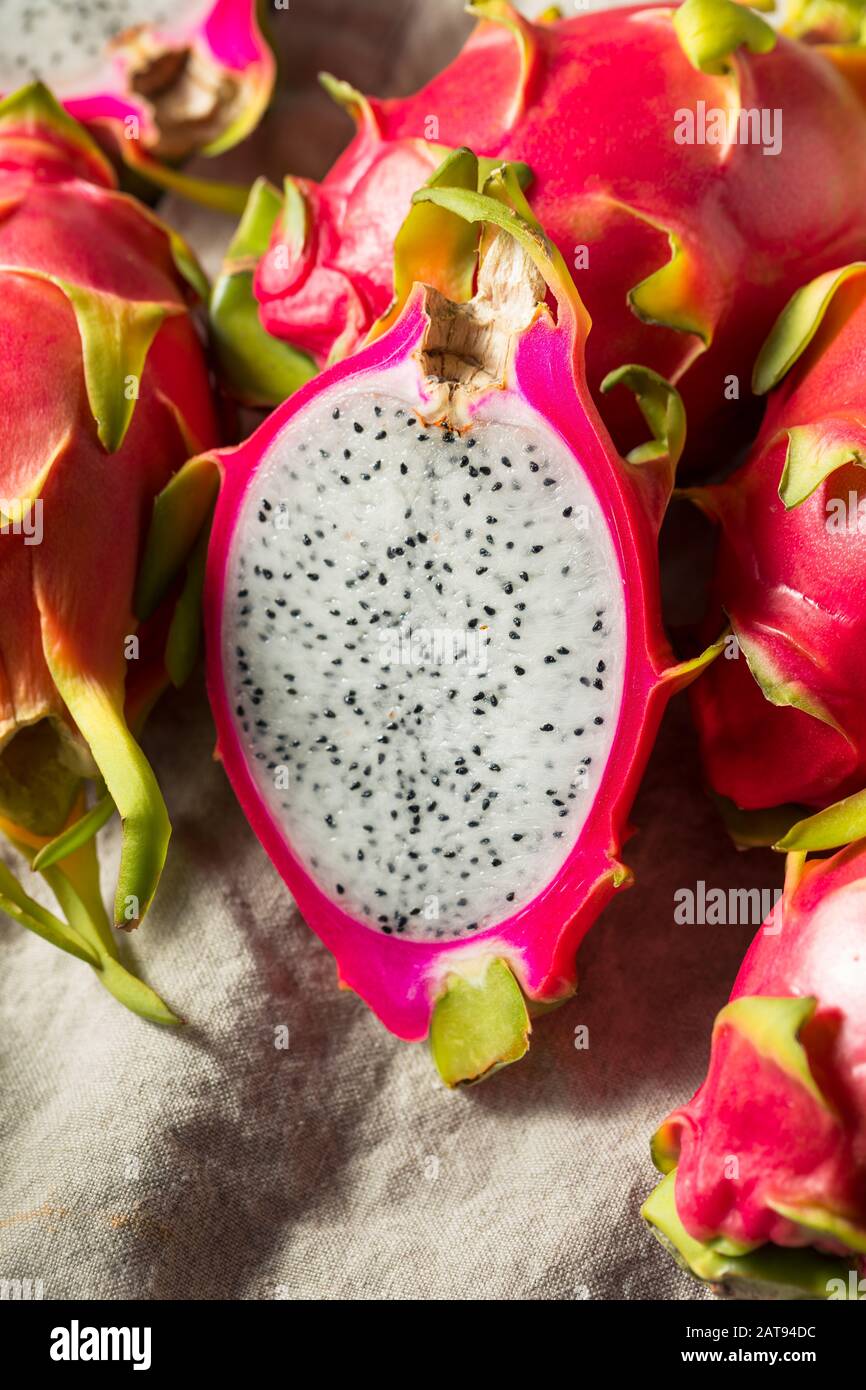 Red pitahaya hi-res stock photography and images - Alamy