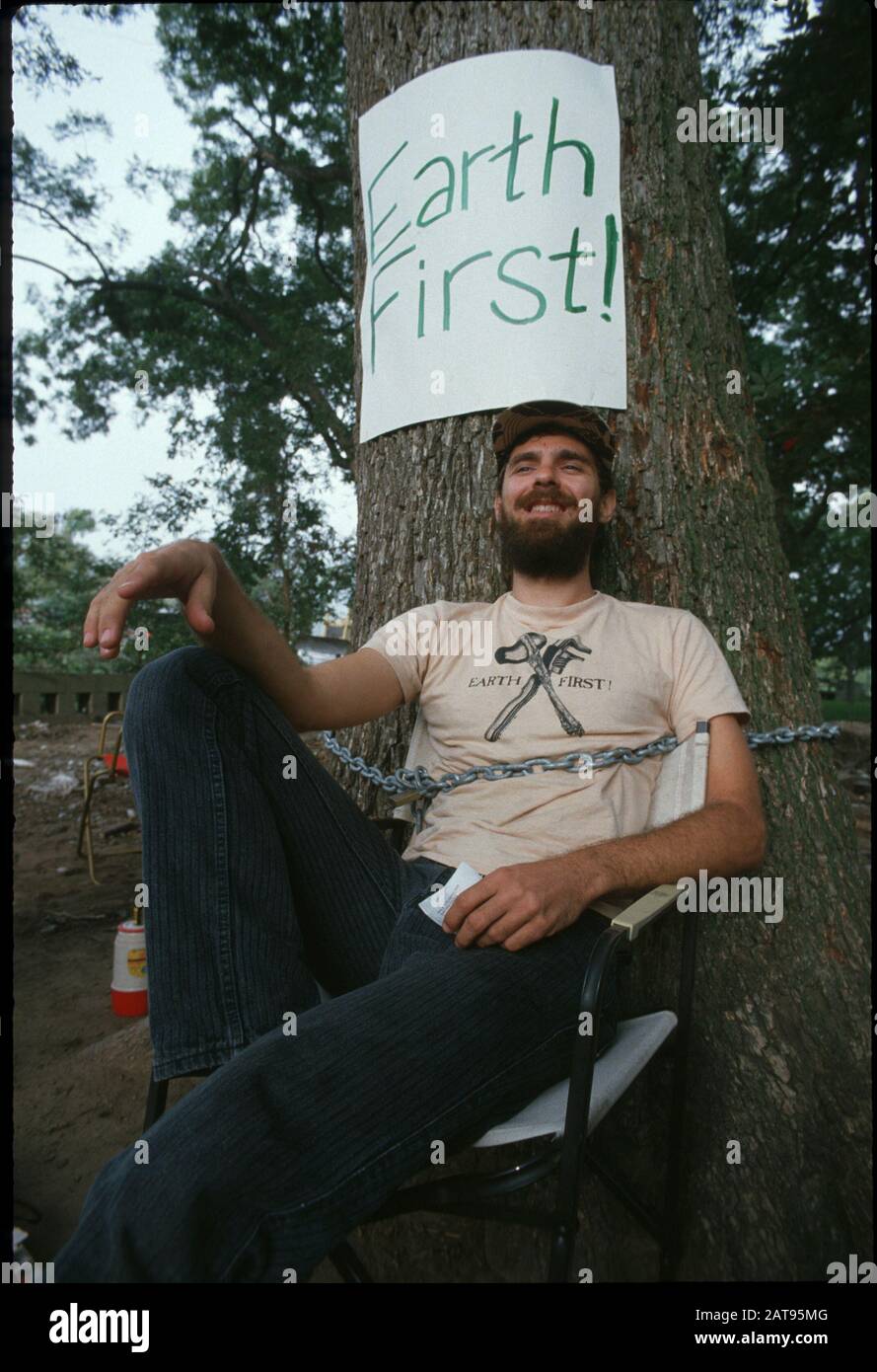 Texas: Man chained to tree to protest clear-cutting of forest along ...