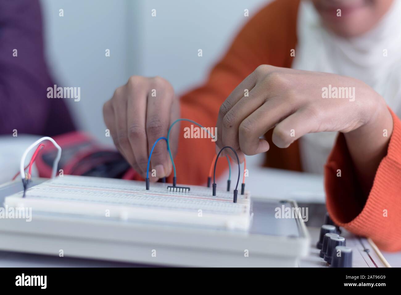 High School Science Lab Class High Resolution Stock Photography and ...