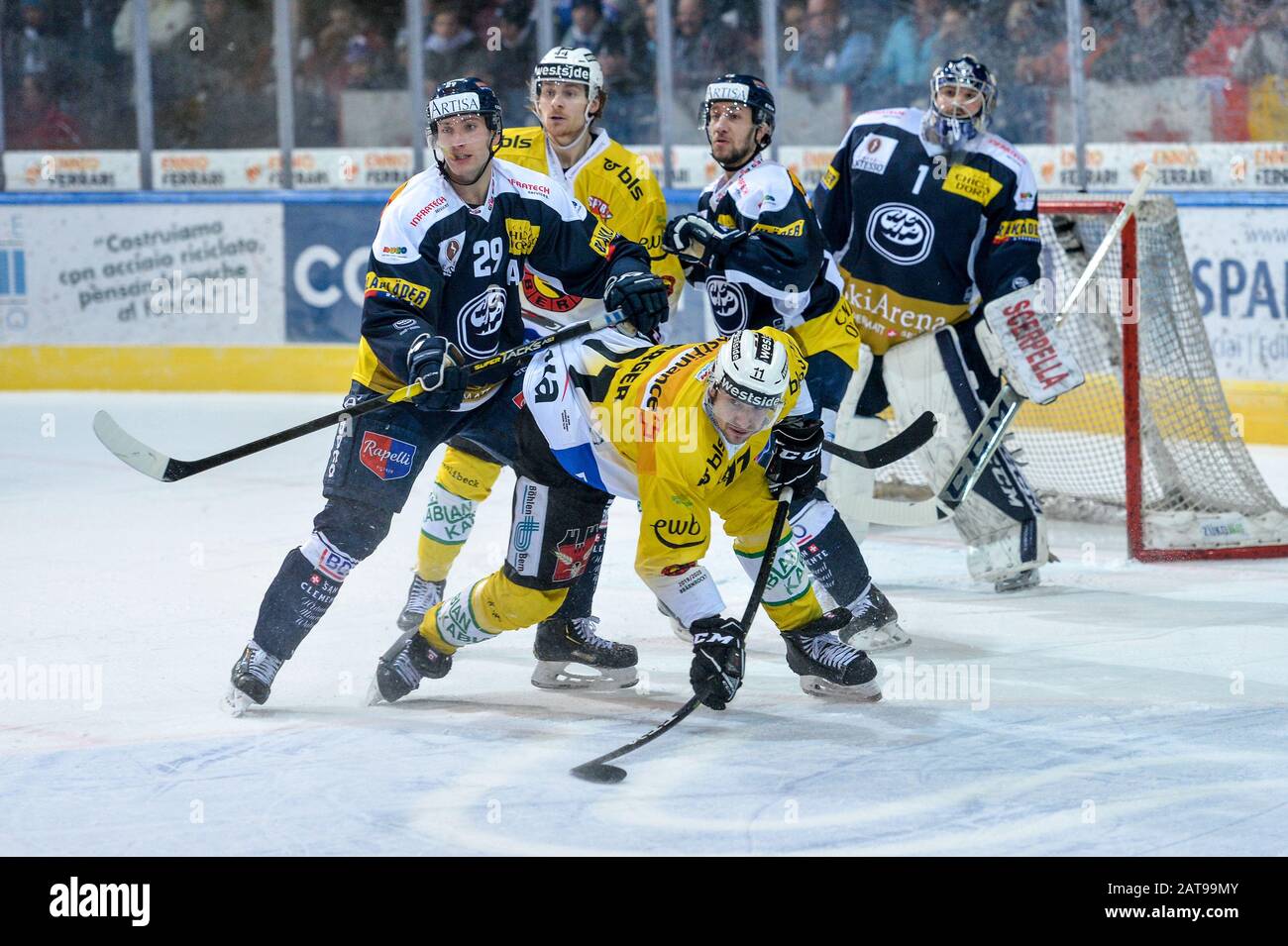 Ambri, Stadio Valascia, NL: HC Ambri-Piotta - SC, USA. 31st Jan, 2020. Bern, #29 Michael Fora ...