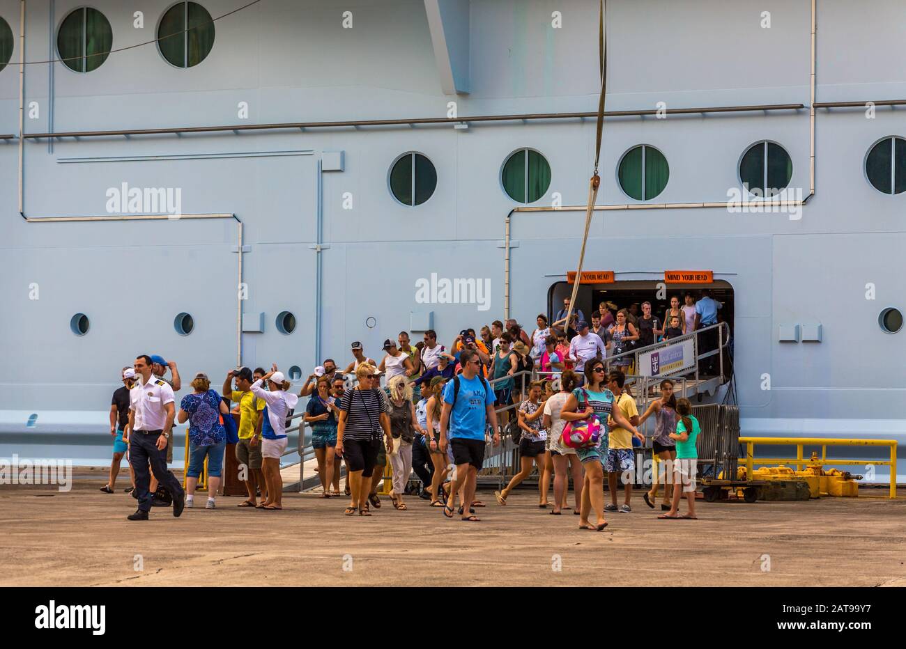 Crowd Disembarking Ship Stock Photo - Alamy