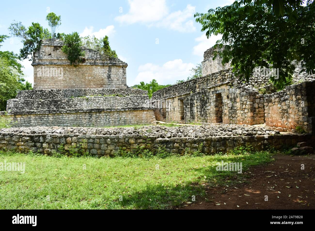 Ancient ruins in the Mayan complex Ek Balam in Yucatan Stock Photo - Alamy
