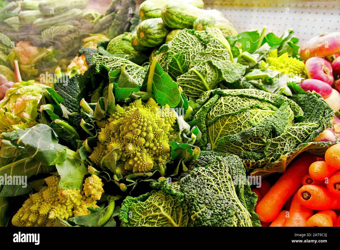 Green Romanesque and organic vegetables at shelf Stock Photo - Alamy