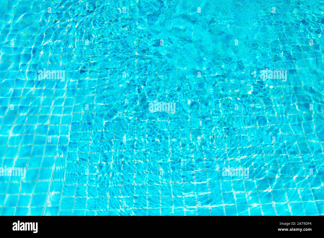 crystal clear blue water in the pool Stock Photo - Alamy