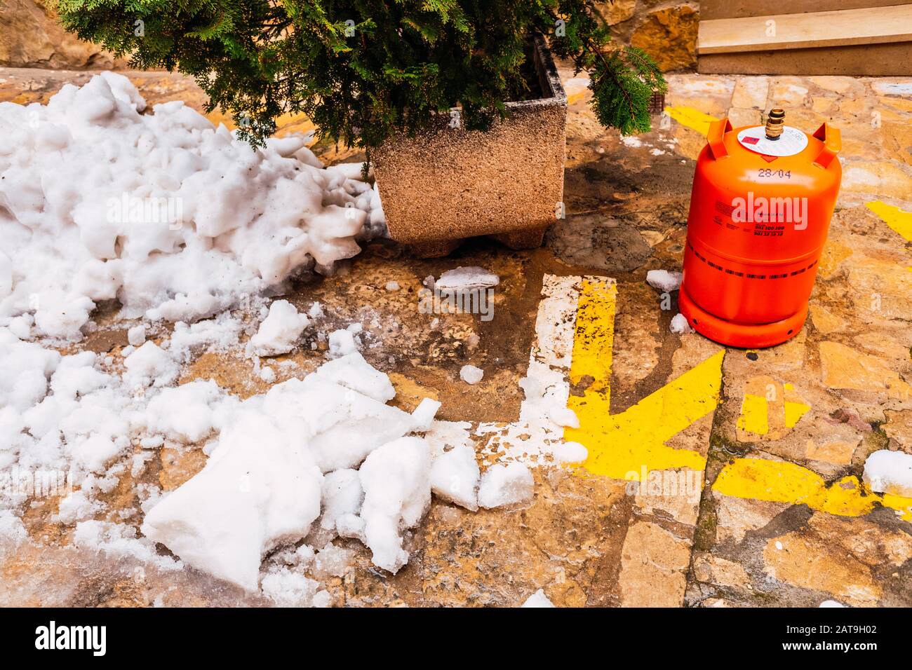 Orange Gas Tanks High Resolution Stock Photography and Images - Alamy