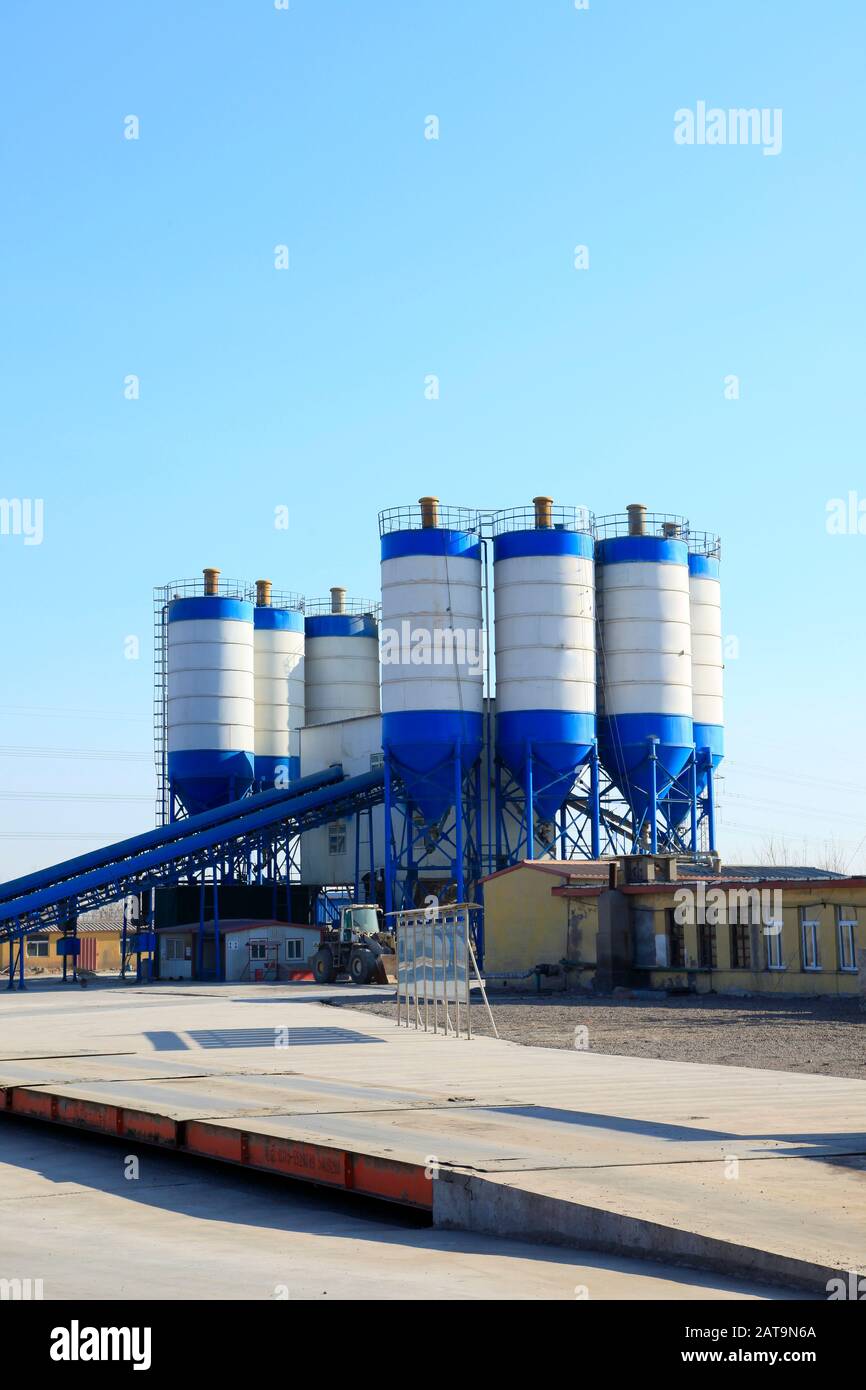 Concrete mixing tower. Concept of on-site construction facility Stock ...