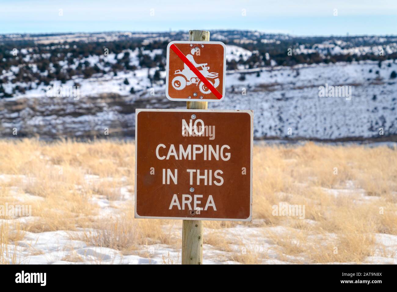 Warning against camping hi-res stock photography and images - Alamy