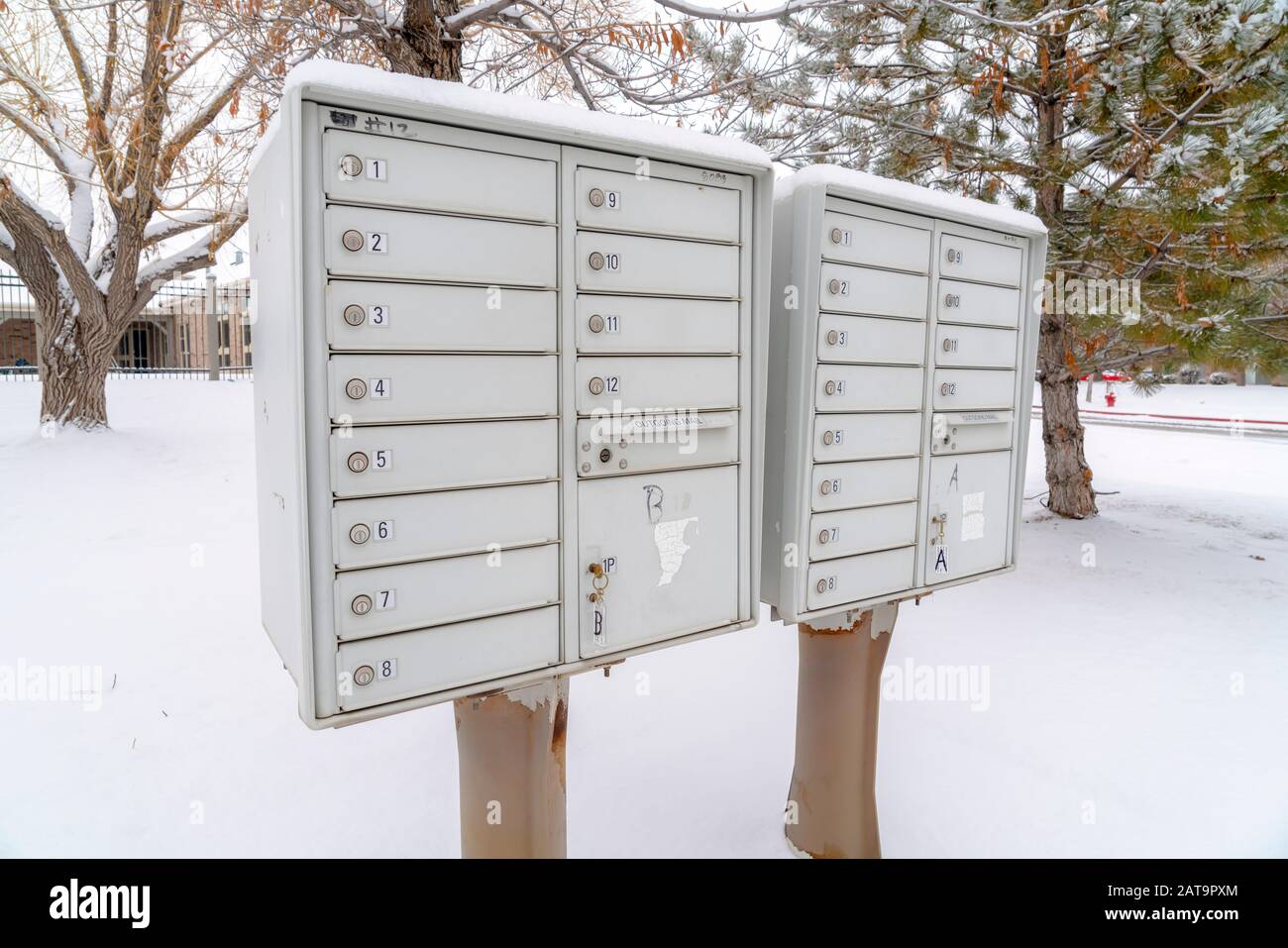 Covered mailboxes hi-res stock photography and images - Alamy