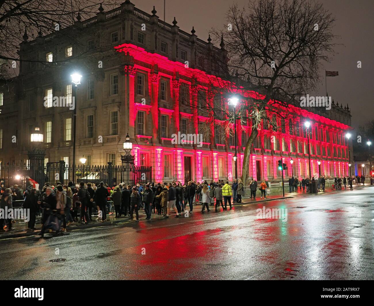 Lit up buildings hi-res stock photography and images - Alamy
