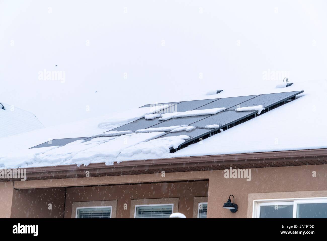 Sunlight falling on building wall hi-res stock photography and images ...