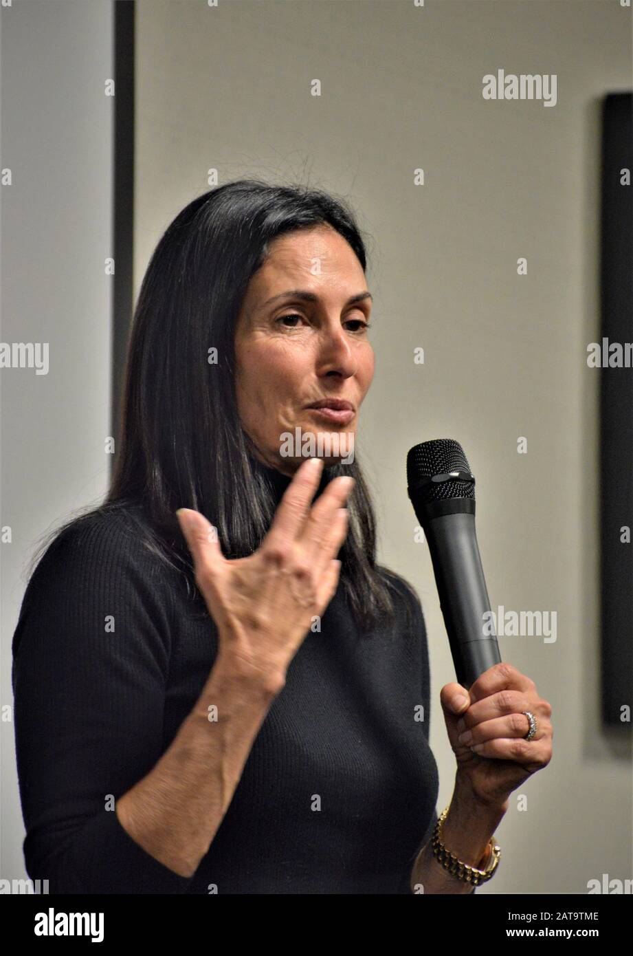 Leslie gilbert hi-res stock photography and images - Alamy