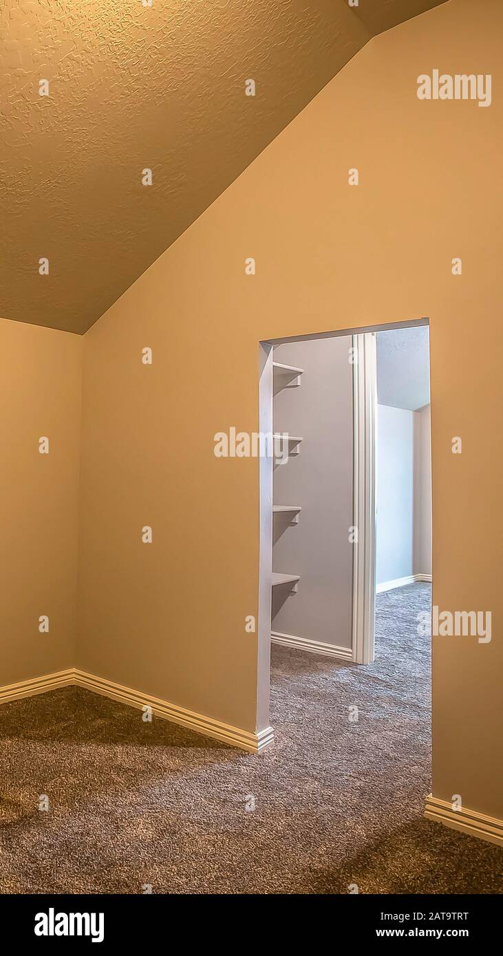 Doorway without door hi-res stock photography and images - Alamy