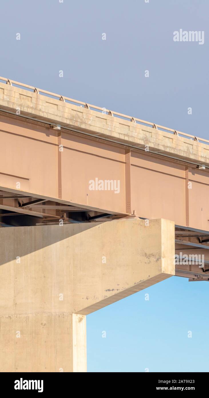 Stringer beam bridge hi-res stock photography and images - Alamy