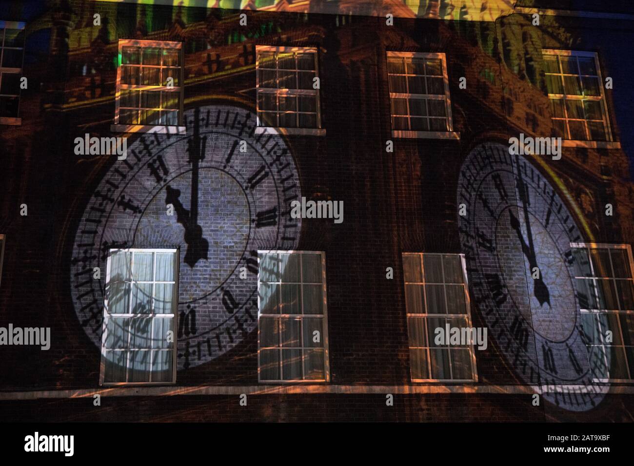 11pm clock hi-res stock photography and images - Alamy