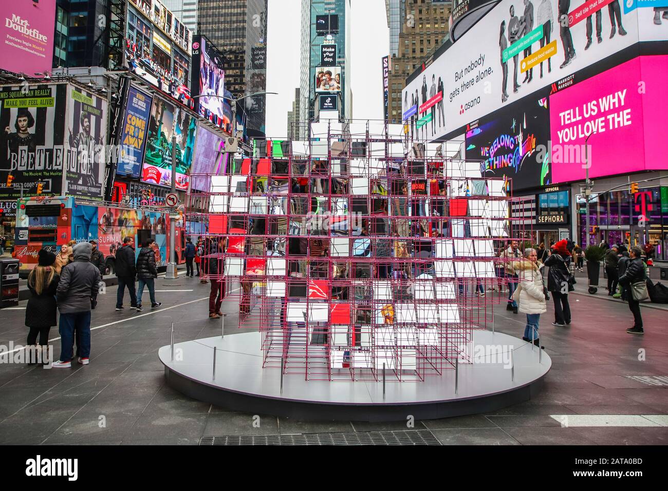 New York, NEW YORK, ESTADOS UNIDOS. 31st Jan, 2020. 125 mirrors ...