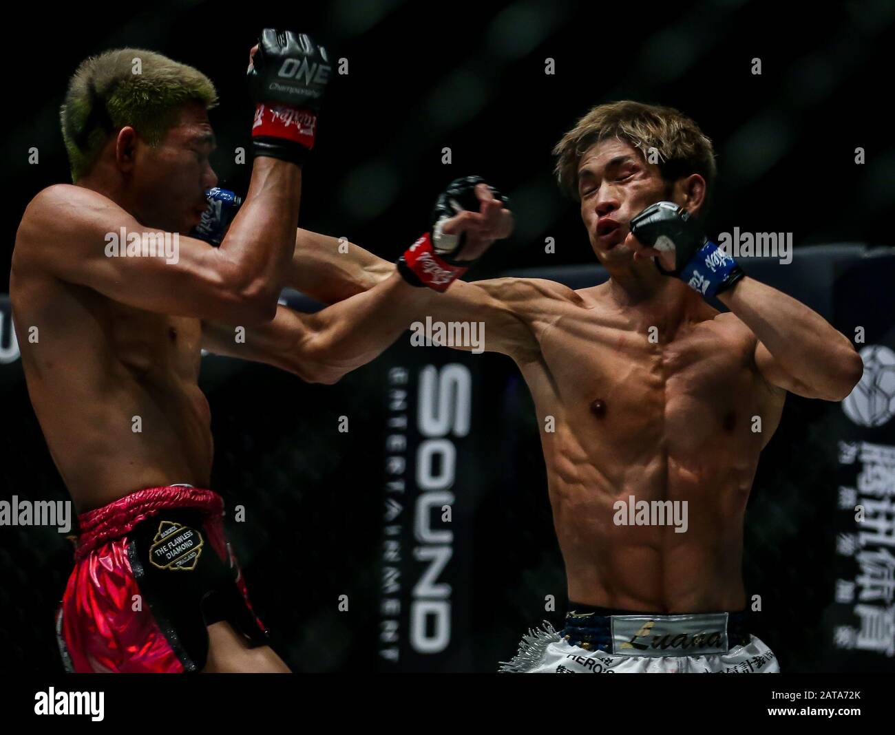 Momotaro hi-res stock photography and images - Alamy