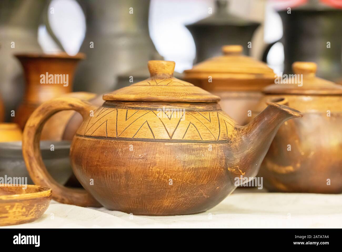 Chinese pottery manufacturing hi-res stock photography and images - Alamy