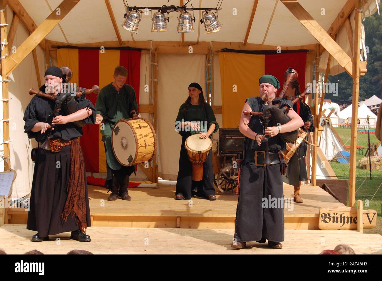 Musicians at the medieval Festival Spectaculum in Bueckeburg Stock ...