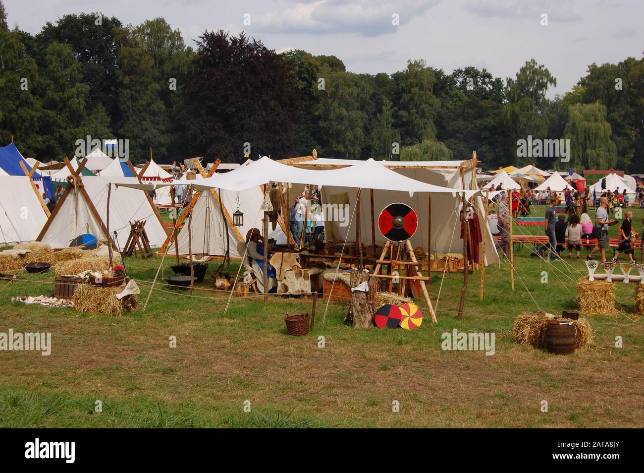 Medieval camp at the medieval festival Spectaculum in Bueckeburg Stock ...
