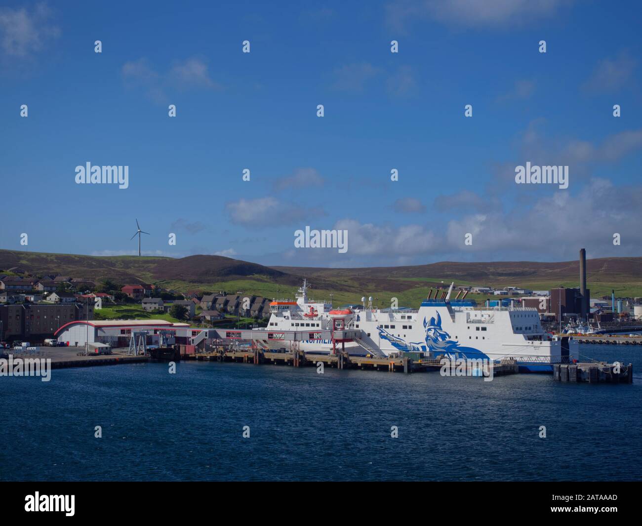 The MV Hrossey, a Northlink Car Ferry from Aberdeen berthed and loading ...