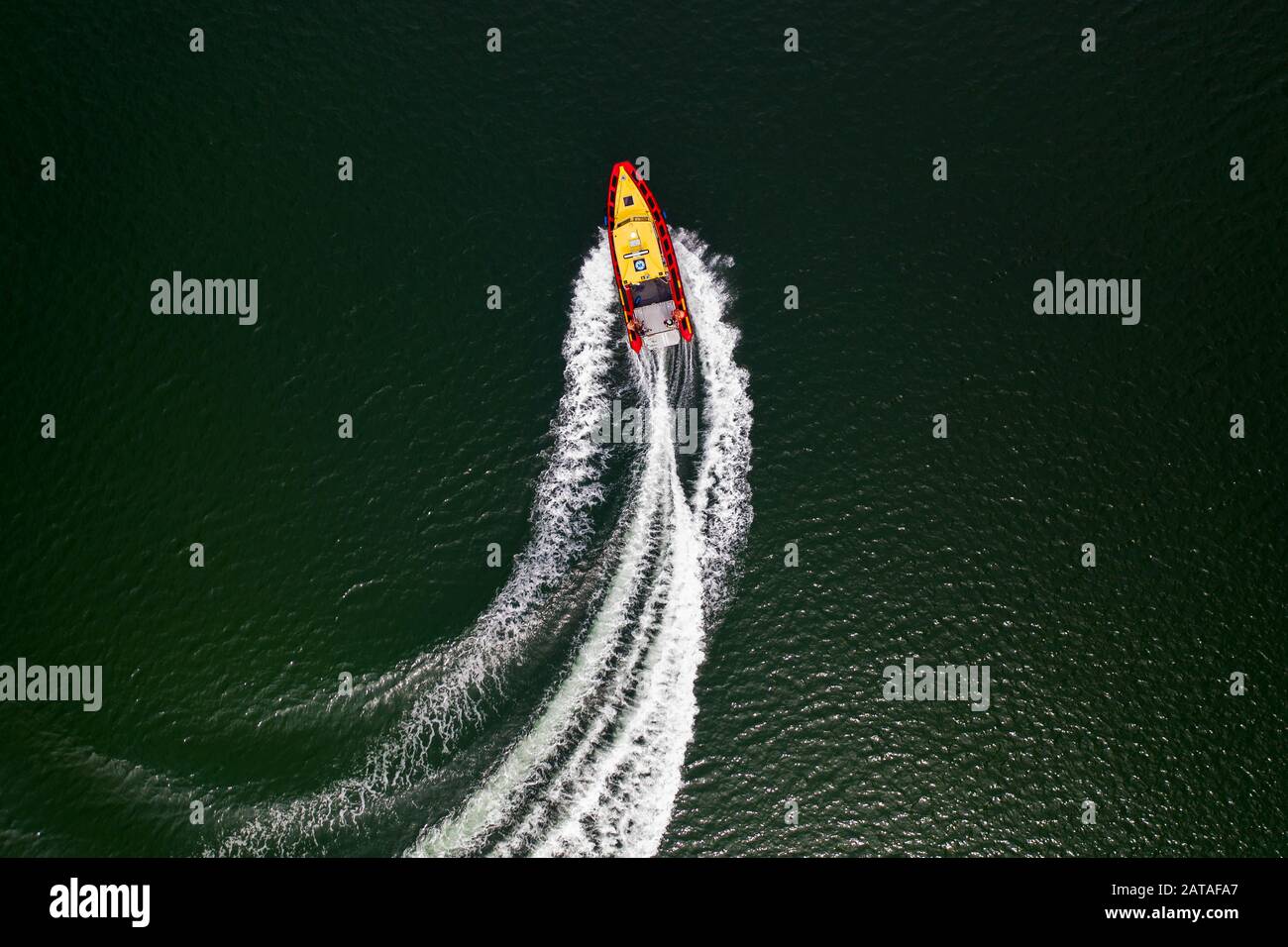 Top down view on speed movement of rescue motorboat Stock Photo - Alamy