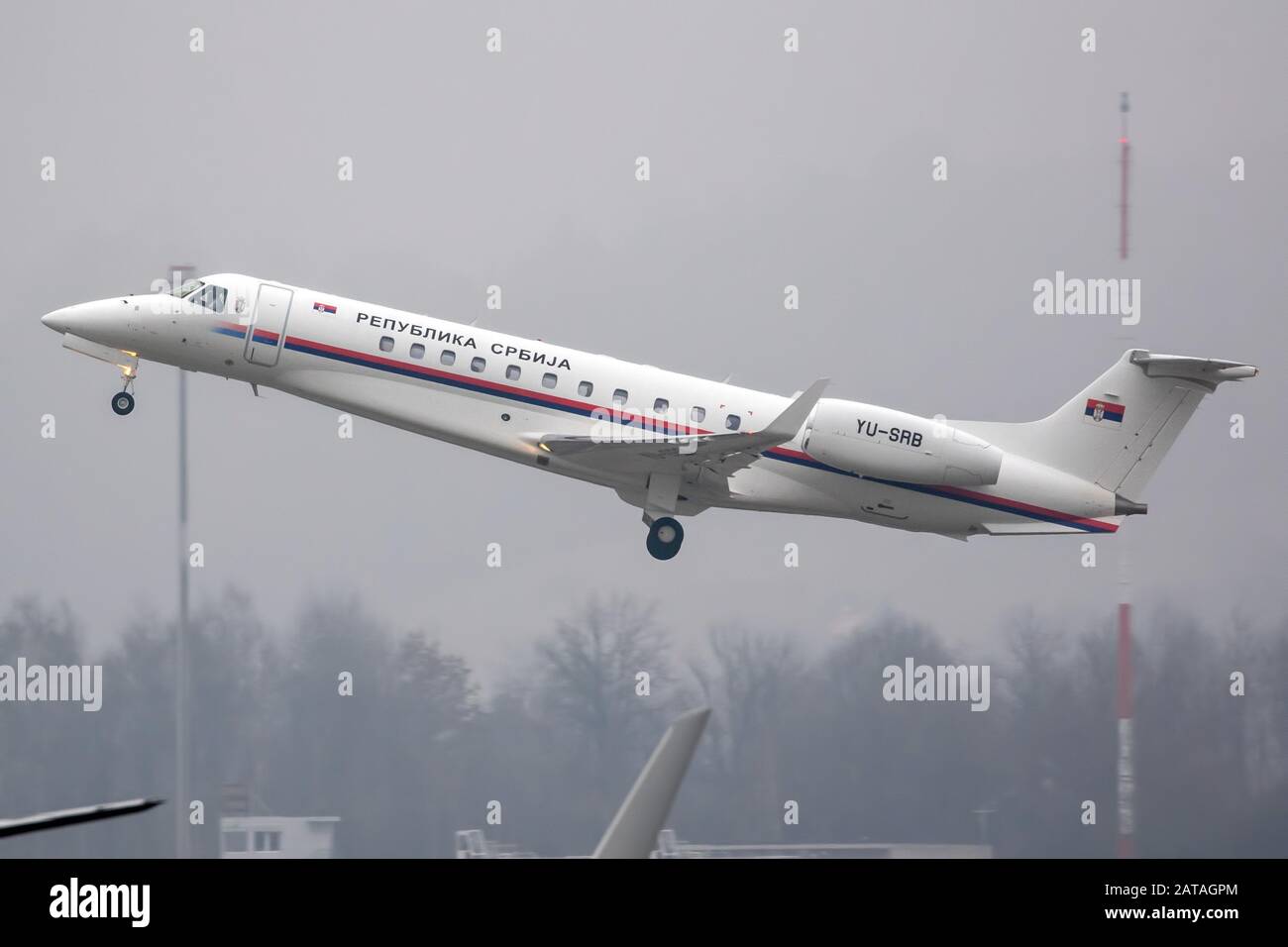 Embraer emb135 hi-res stock photography and images - Alamy