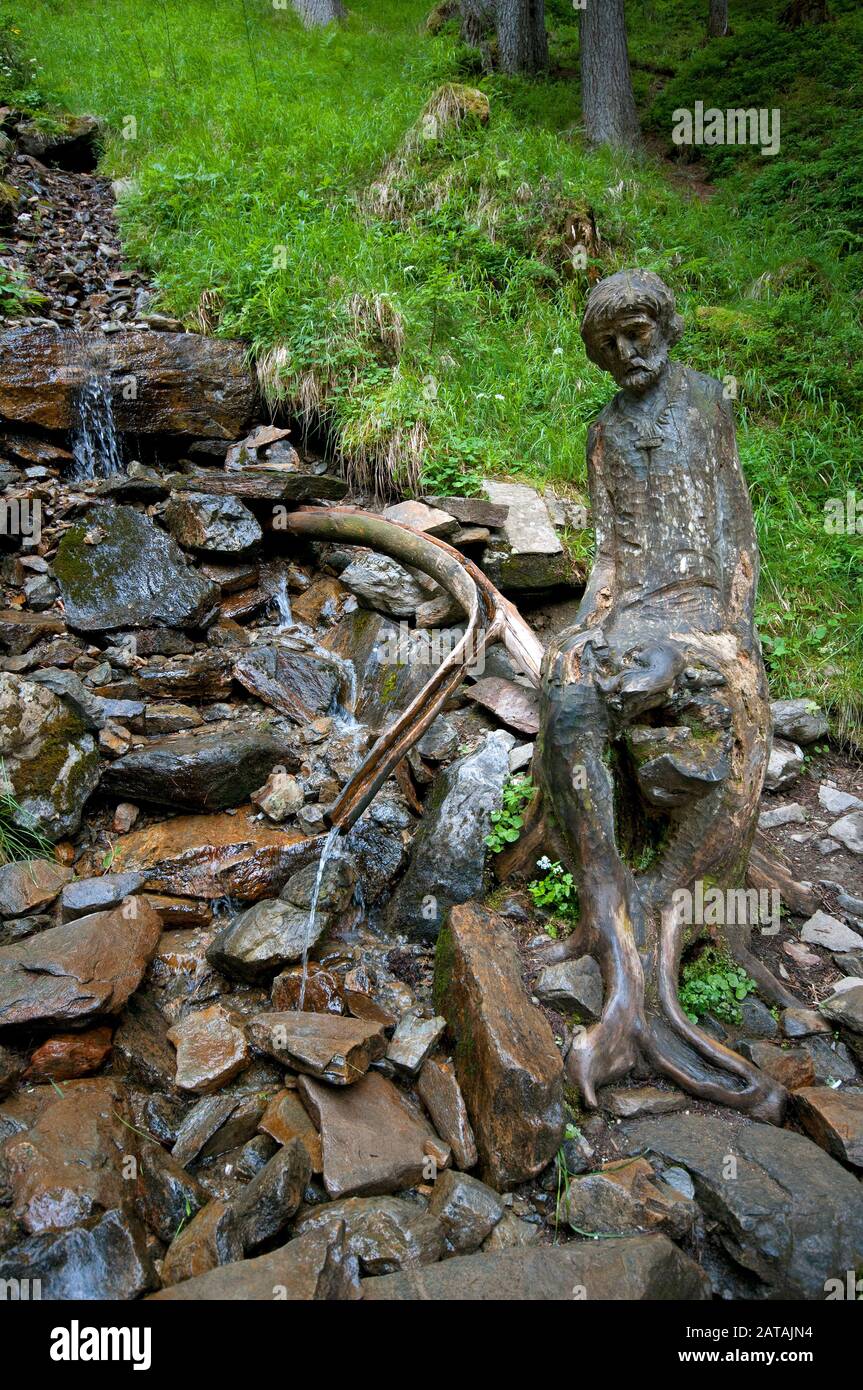 Alpine wood carving hi-res stock photography and images - Alamy