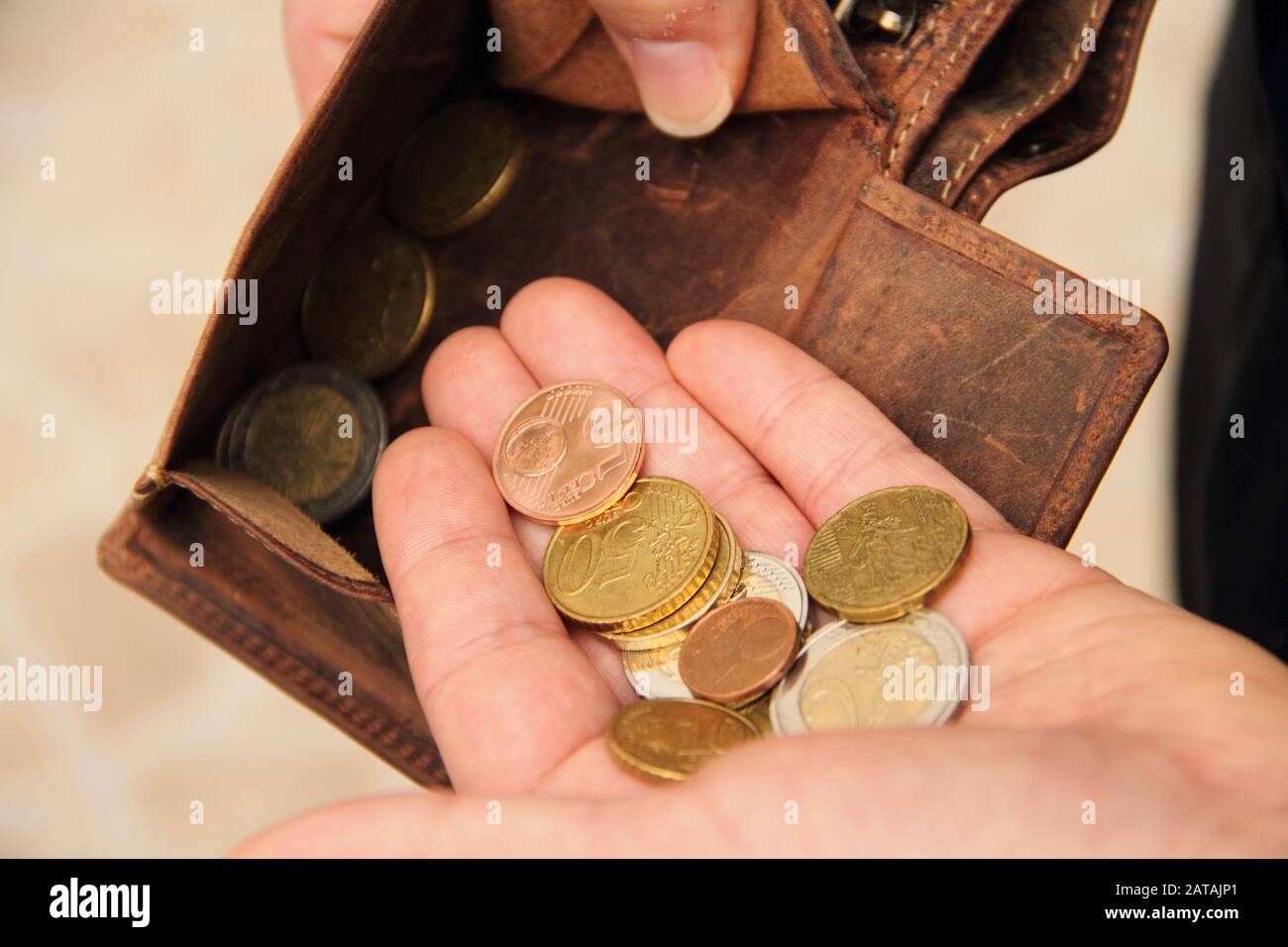 Handful loose change hi-res stock photography and images - Alamy