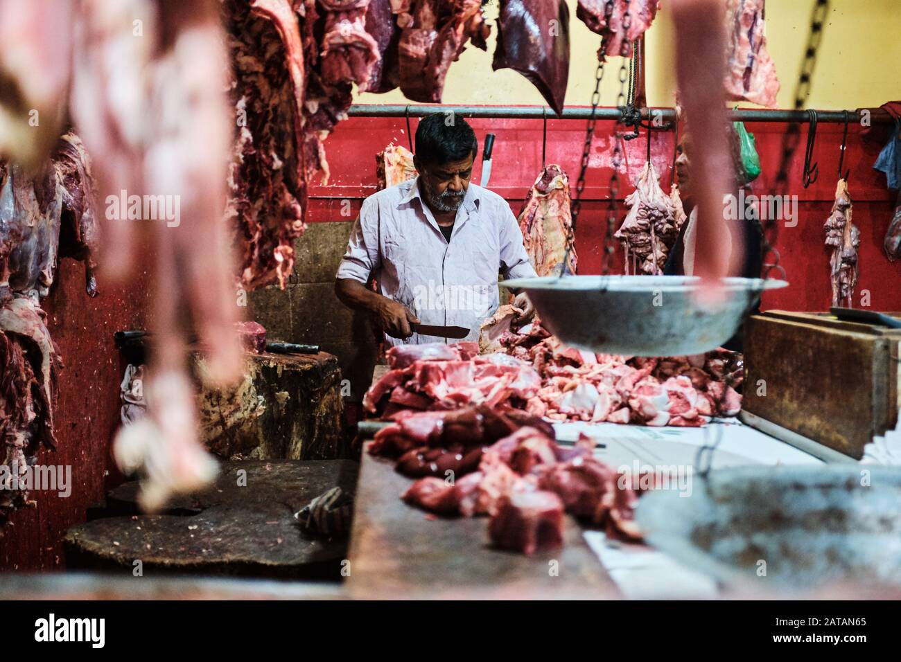 Meat handling hi-res stock photography and images - Alamy