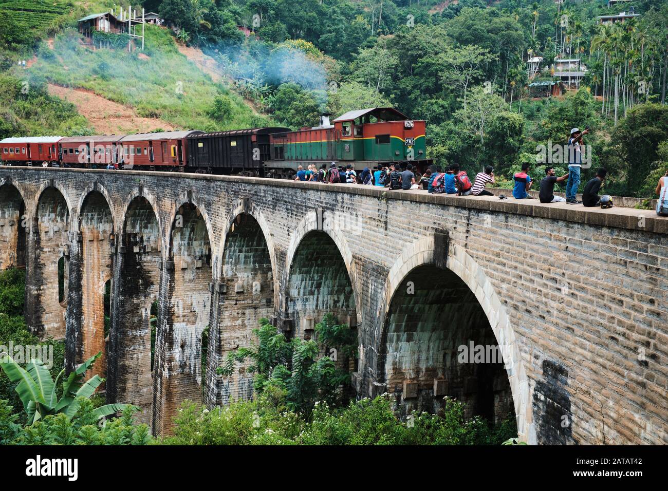 Train riding over Nine arch bridge in Ella, Sri Lanka Stock Photo - Alamy