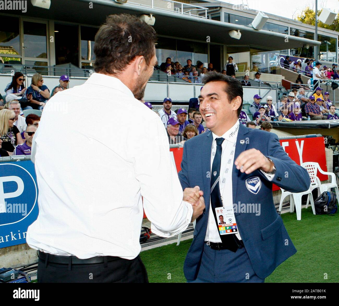Melbourne victory head coach tony popovic hi-res stock photography and ...