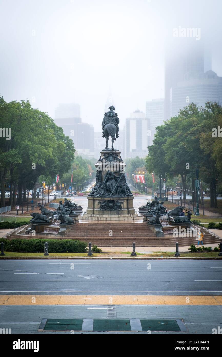 PHILADELPHIA. PENNSYLVANIA - October 3, 2019: Fog and rain create a ...