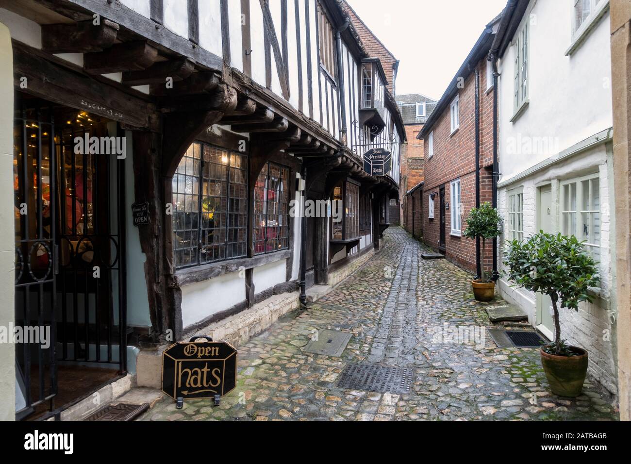 Milliners shop hi-res stock photography and images - Alamy
