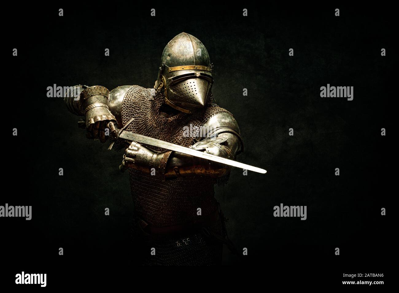 Knight armour hands hi-res stock photography and images - Alamy