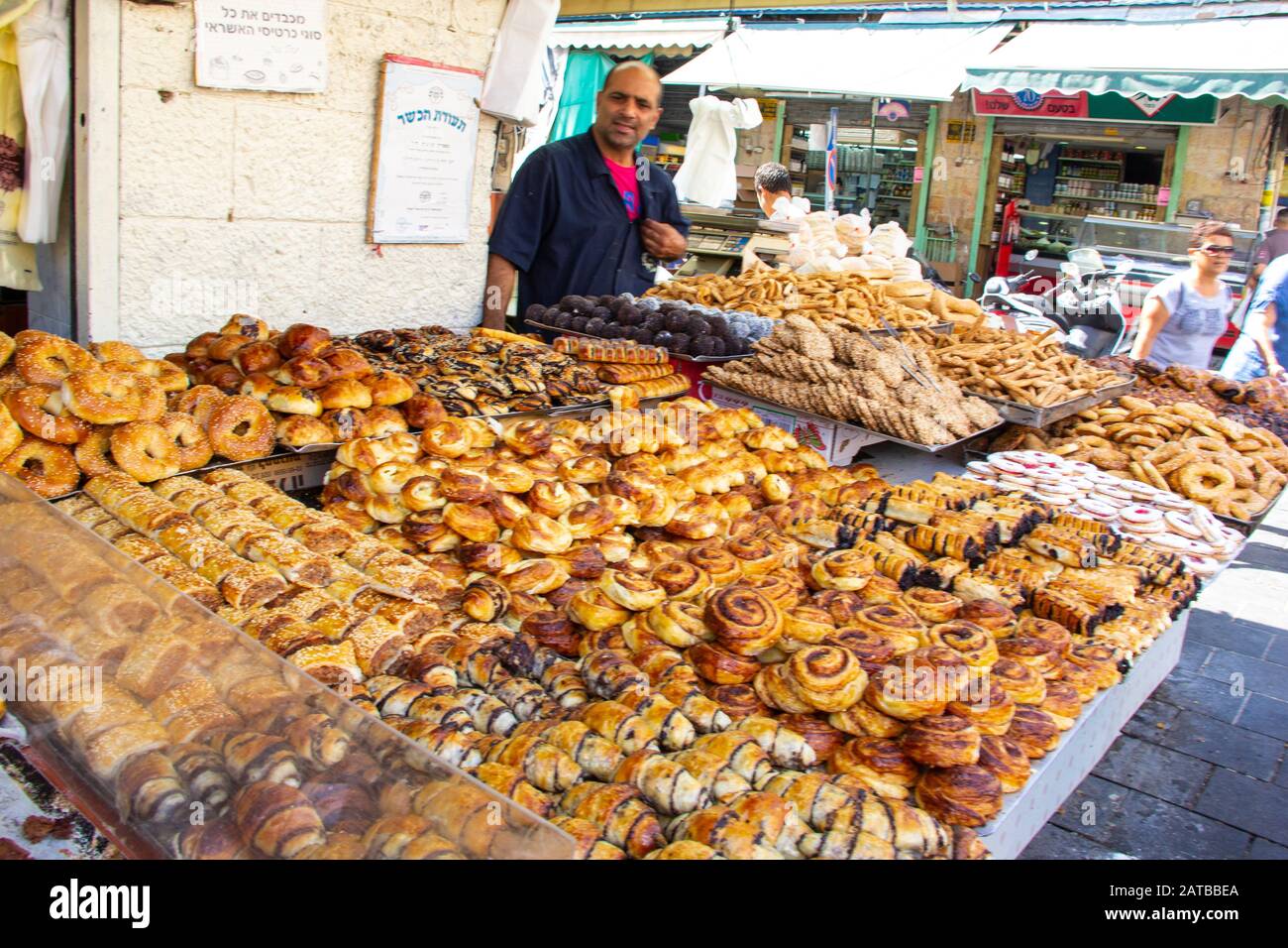 an outdoor market bakery Stock Photo - Alamy