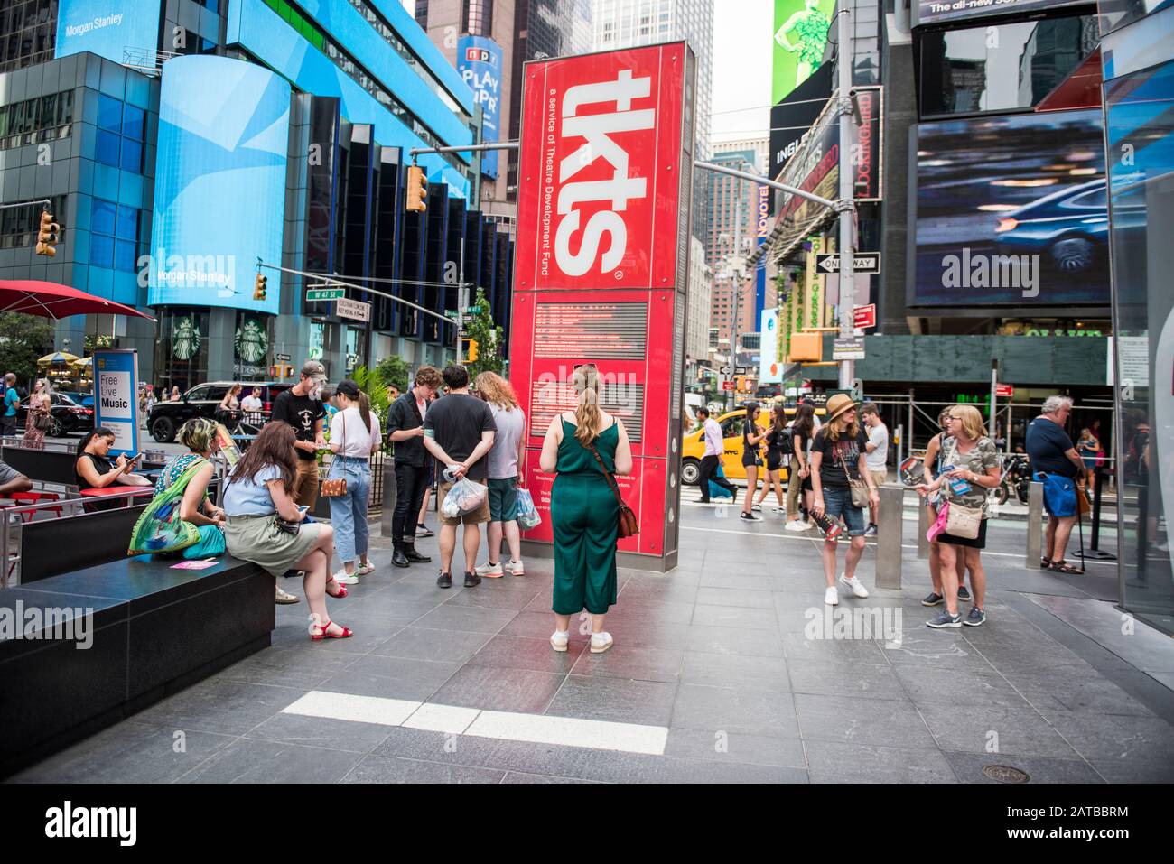 Times square crowd daytime hi-res stock photography and images - Alamy