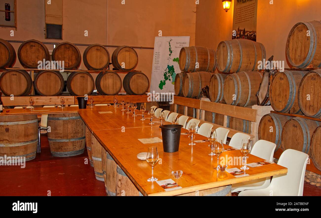 Wine tasting room hi-res stock photography and images - Alamy