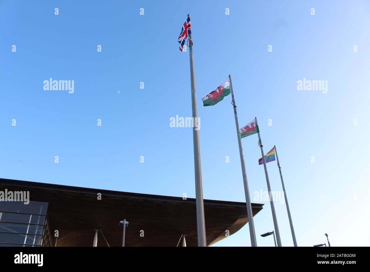 Welsh assembly building flag hi-res stock photography and images - Alamy