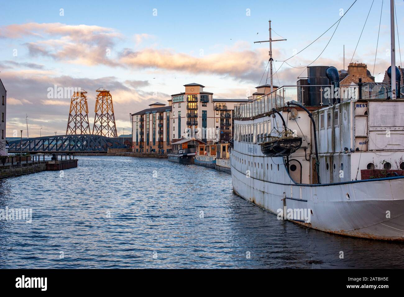 Albert dock basin hi-res stock photography and images - Alamy