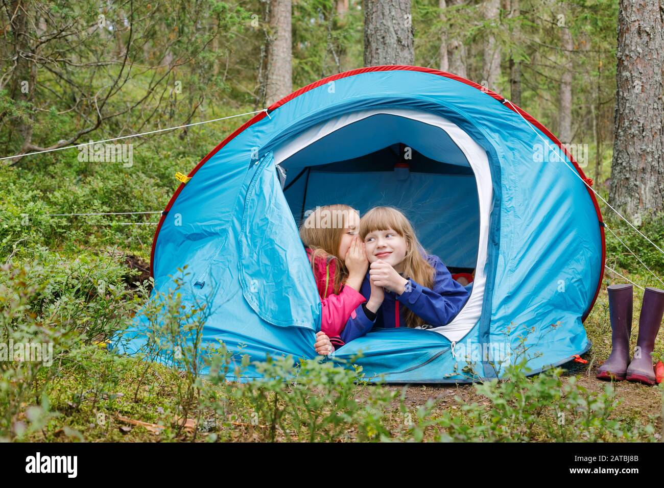 Tween girls hi-res stock photography and images - Alamy