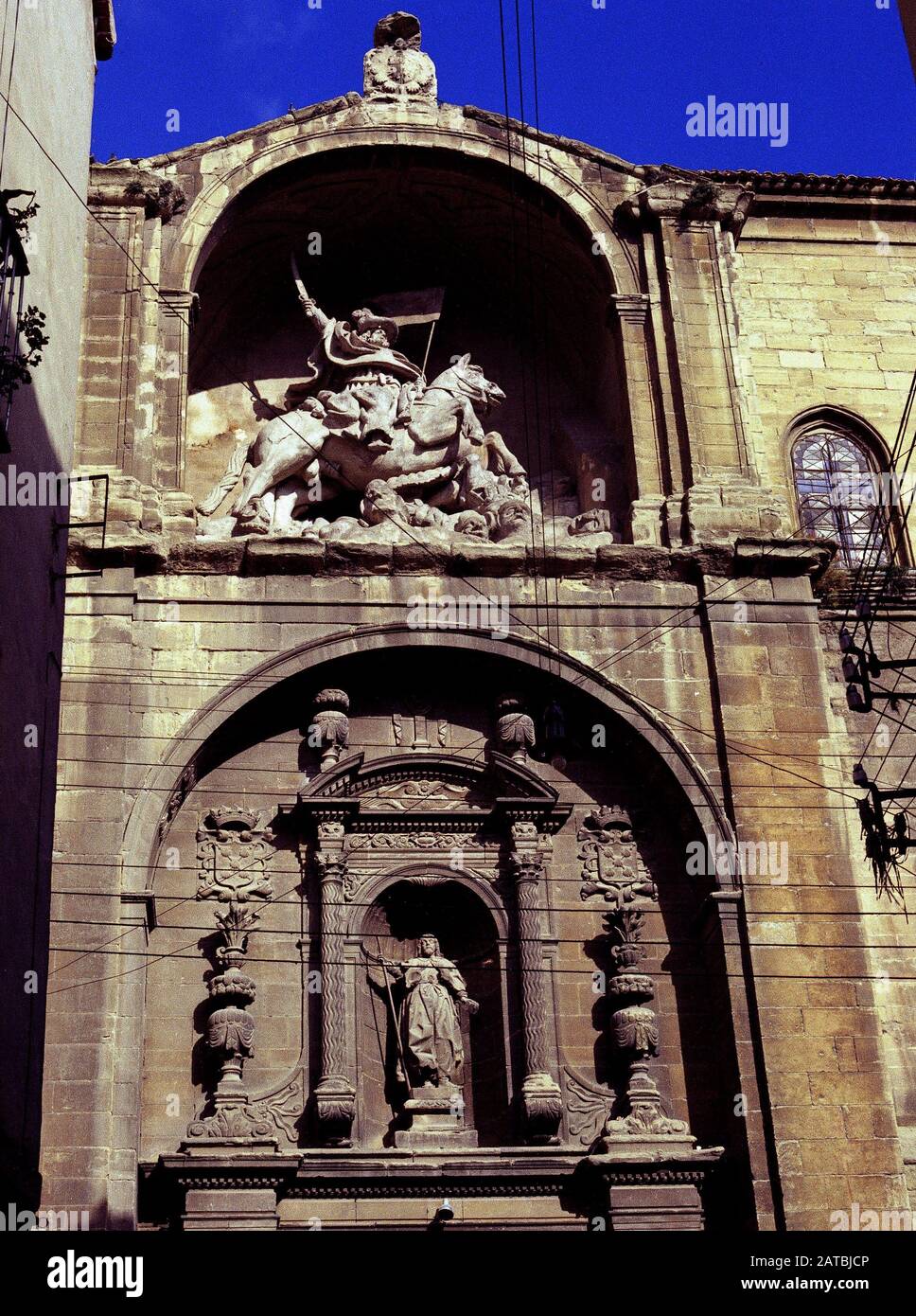 REPRESENTACION DE SANTIAGO MATAMOROS EN LA FACHADA MERIDIONAL DE LA ...