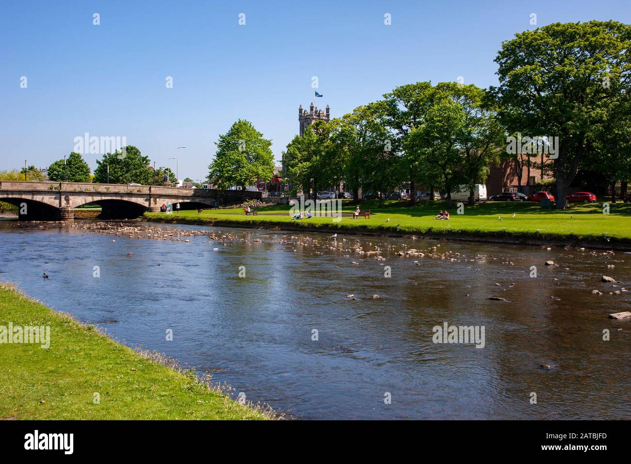 River esk edinburgh hi-res stock photography and images - Alamy