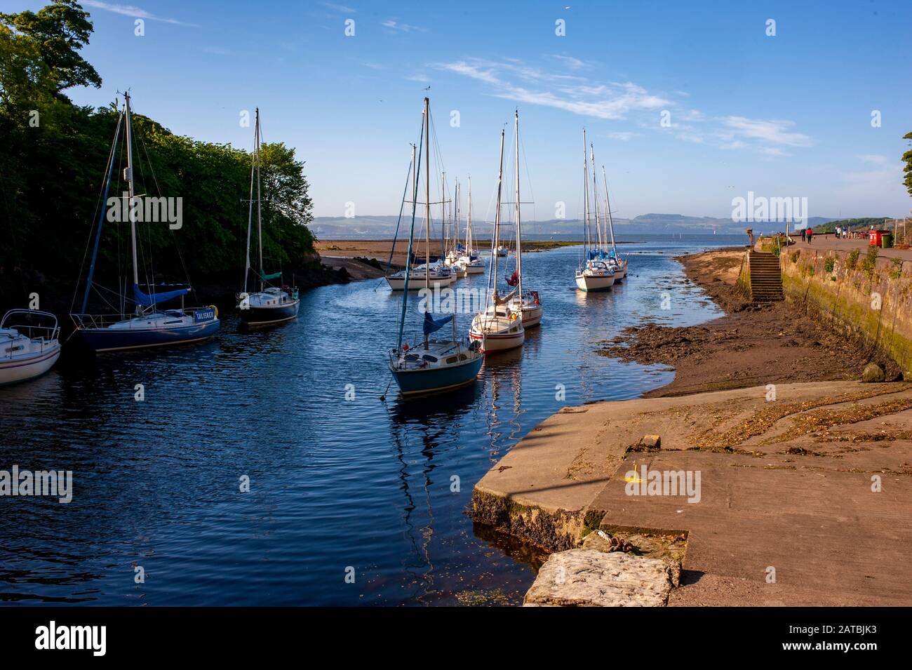 Almond river lothian hi-res stock photography and images - Alamy
