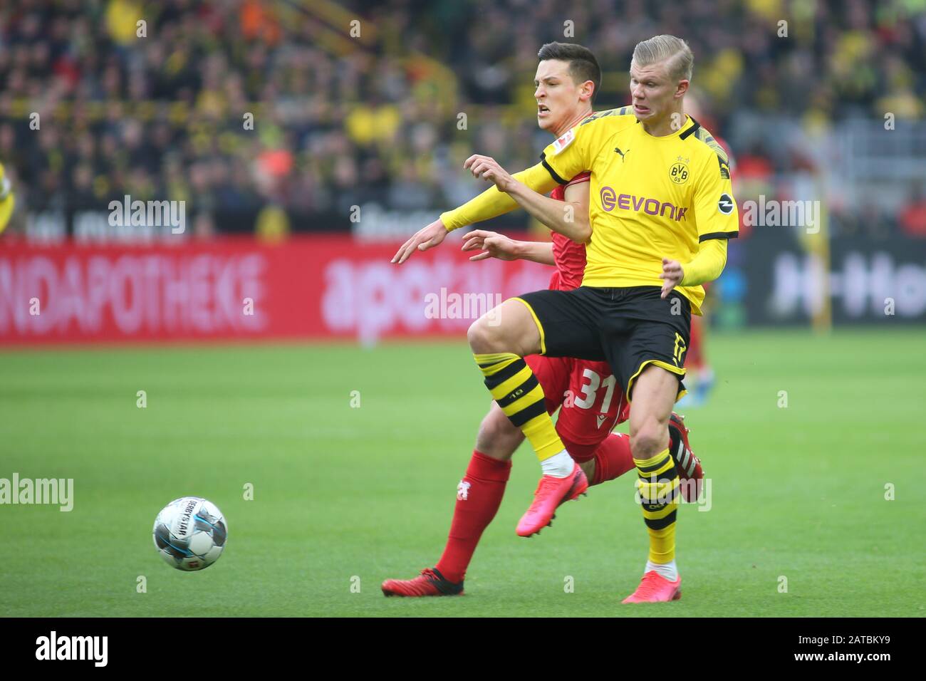 Erling haland borussia dortmund hi-res stock photography and images - Alamy