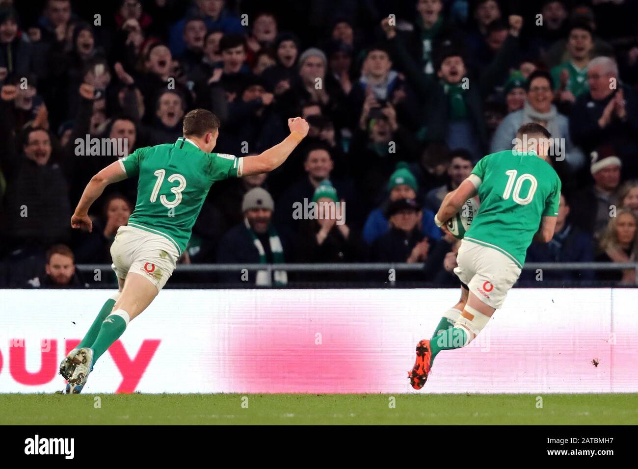 Irelands Johnny Sexton Right Scores His First Try During The
