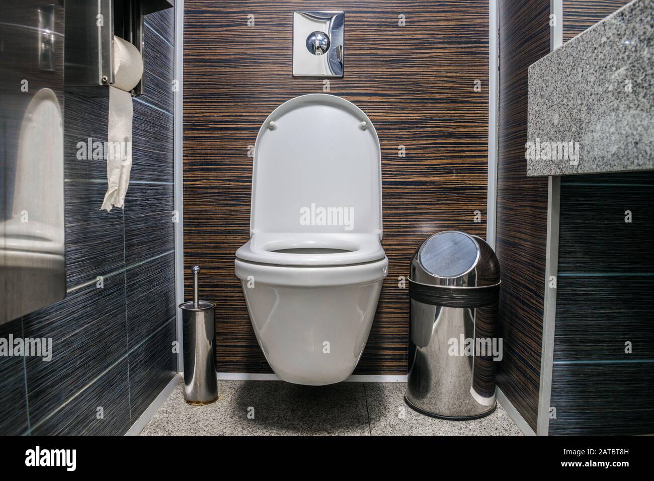 Empty public toilet room Stock Photo - Alamy