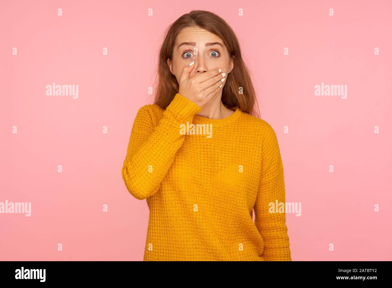 Frightened girl eyes hi-res stock photography and images - Alamy