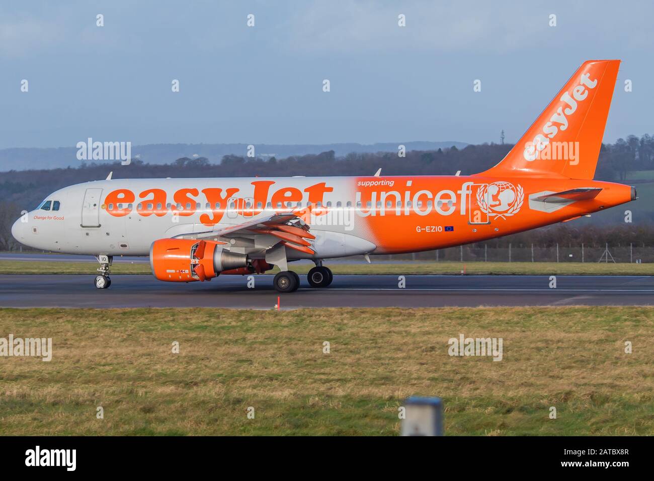 Easyjet Airbus A319 G-EZIO (UNICEF Livery) taxiing to the end of runway ...
