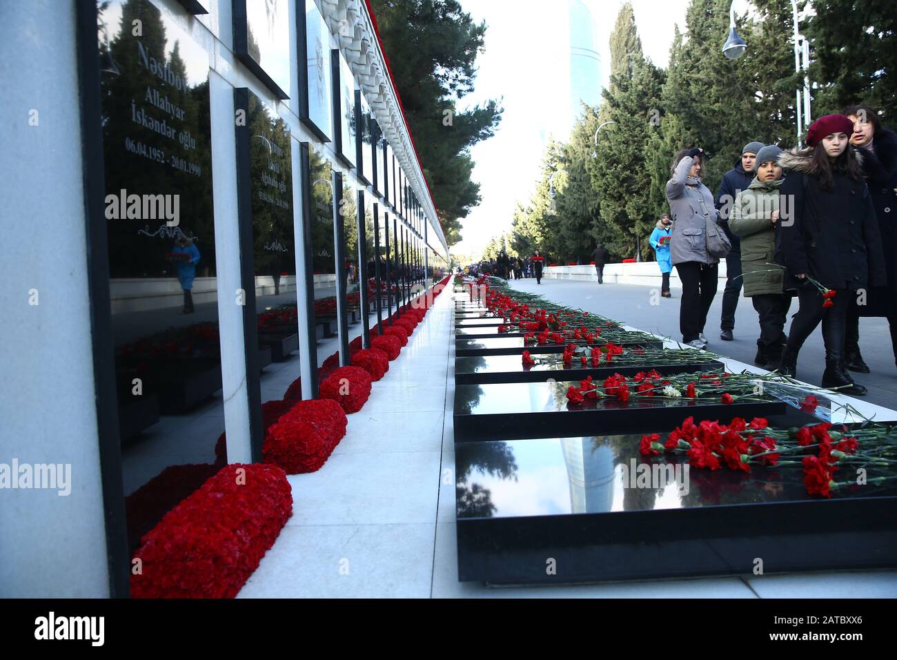 People visiting Alley of Martyrs on anniversary of 20th January tragedy ...