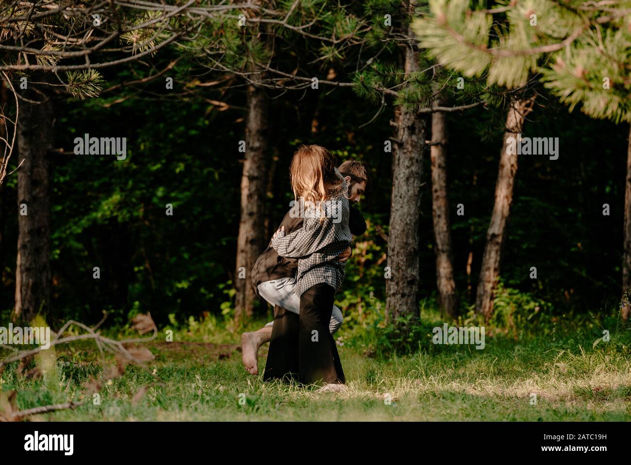 Sensual couple performing an artistical and emotional contemporary ...